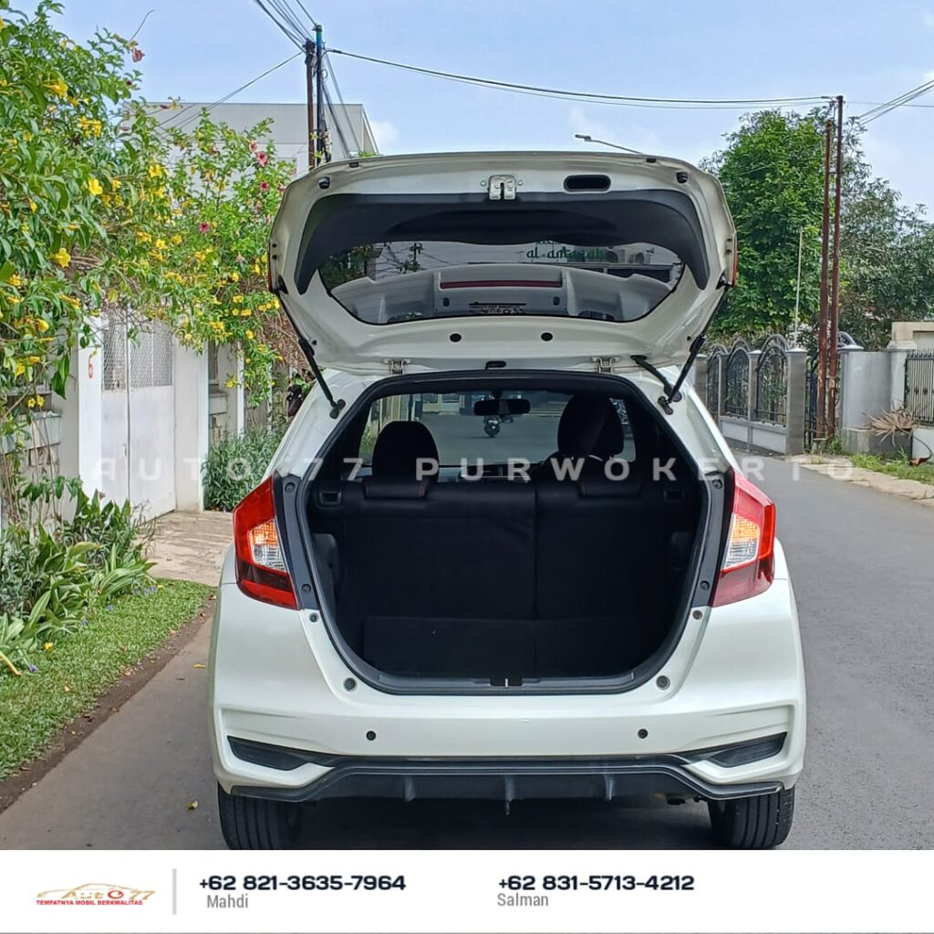 Dijual HONDA JAZZ GK5 1.5 RS AT 2020 - Showroom Auto 77 Purwokerto Jual ...